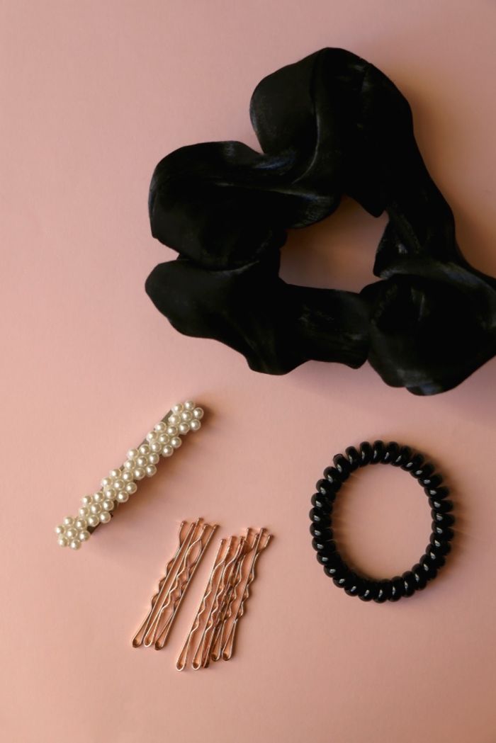 10 Easy Ways To Make A Messy Bun - Easy Messy Buns 2020